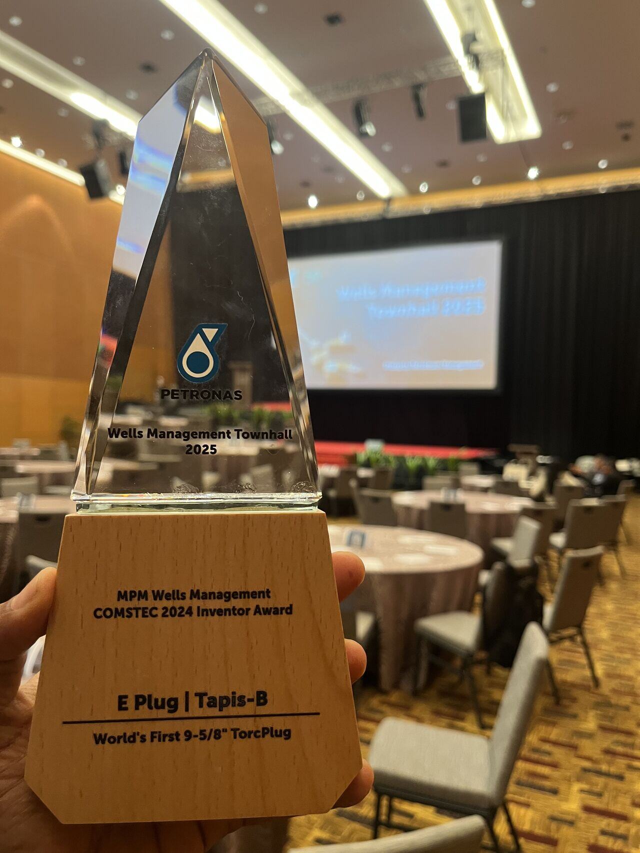 E Plug Wins COMSTEC Inventor Award - What Does it Mean for Your Operations?